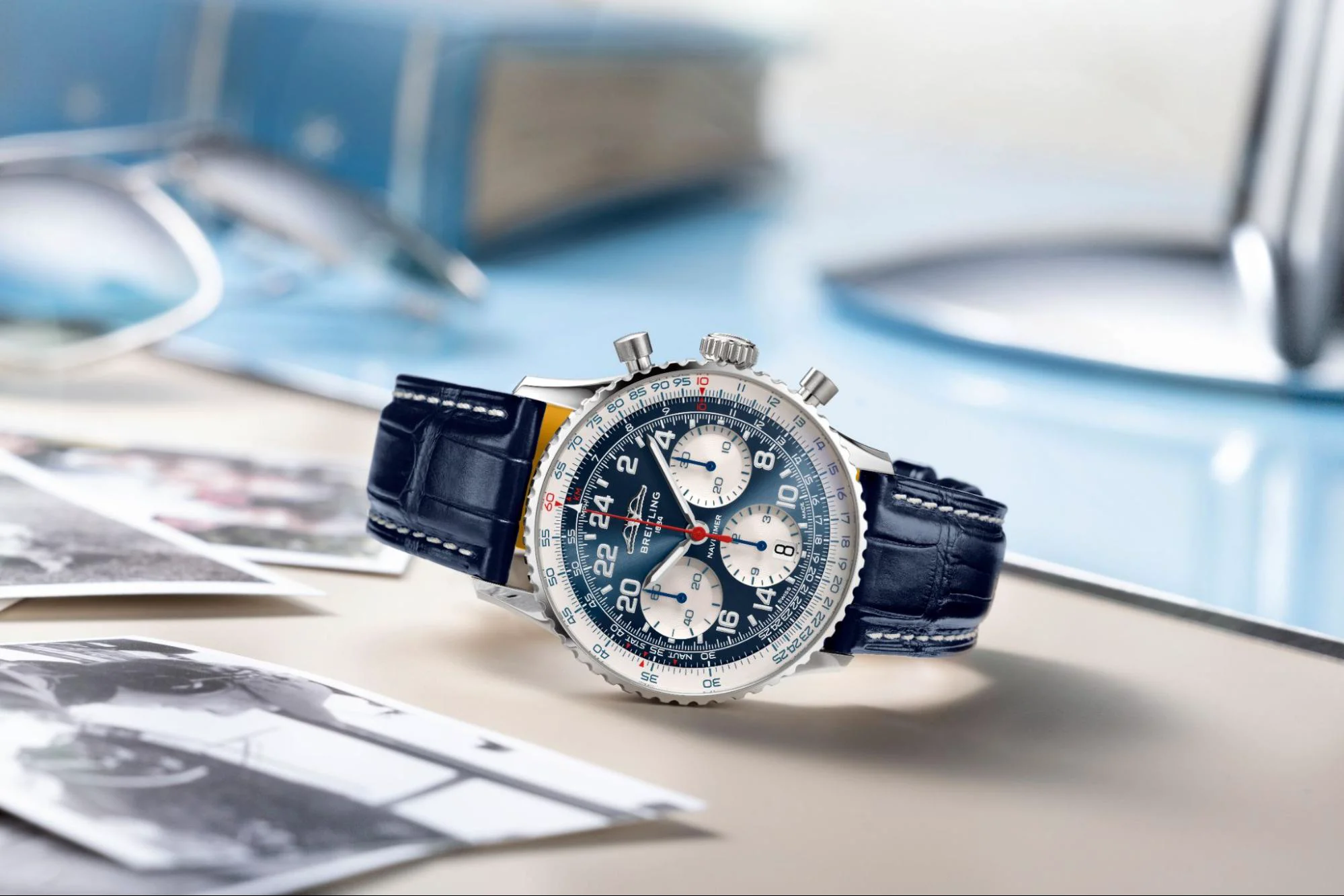 Breitling tôn vinh hành trình bay vào không gian của Scott Carpenter với phiên bản Navitimer ...